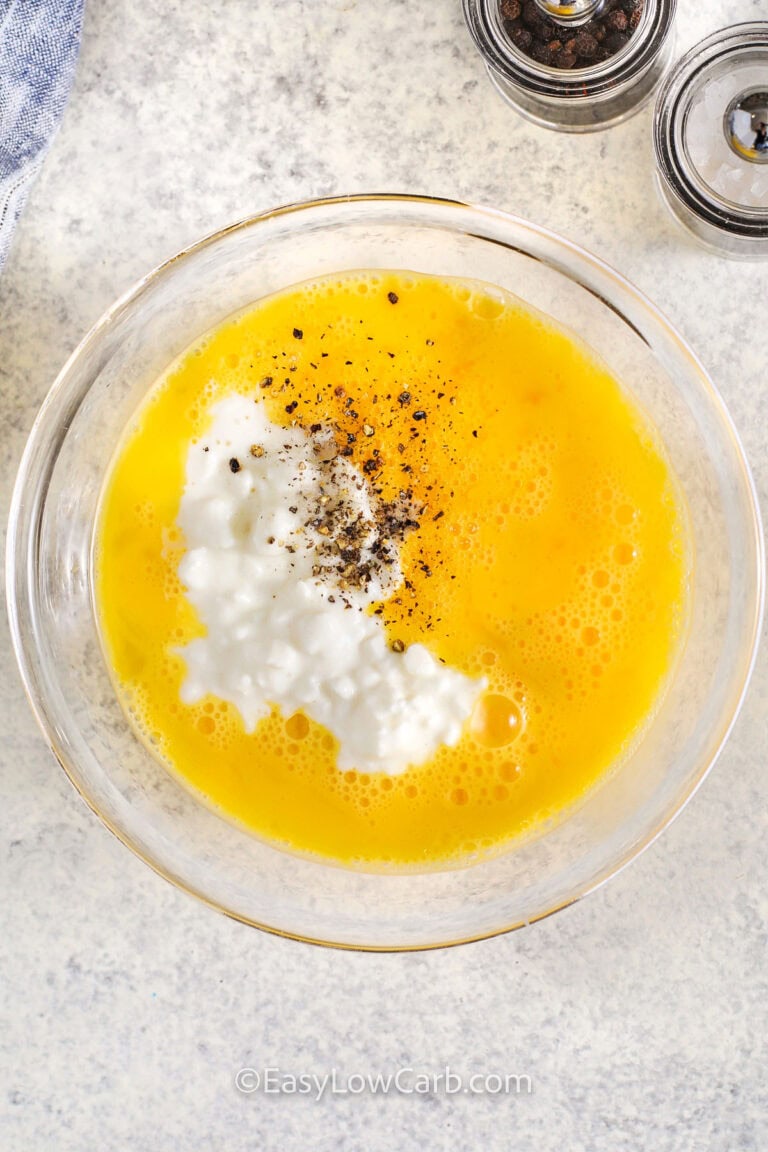 Cottage Cheese Scrambled Eggs (Easy Breakfast!) - Easy Low Carb