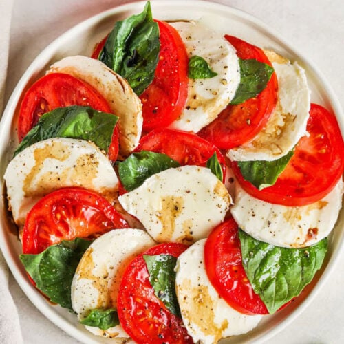 Caprese Salad Recipe (Quick and Fresh!) - Easy Low Carb